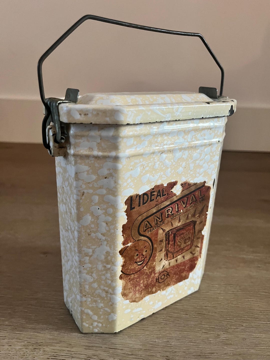 Vintage Enamel Lunch Box/bento Box From the French Brand Sanrival. - Etsy