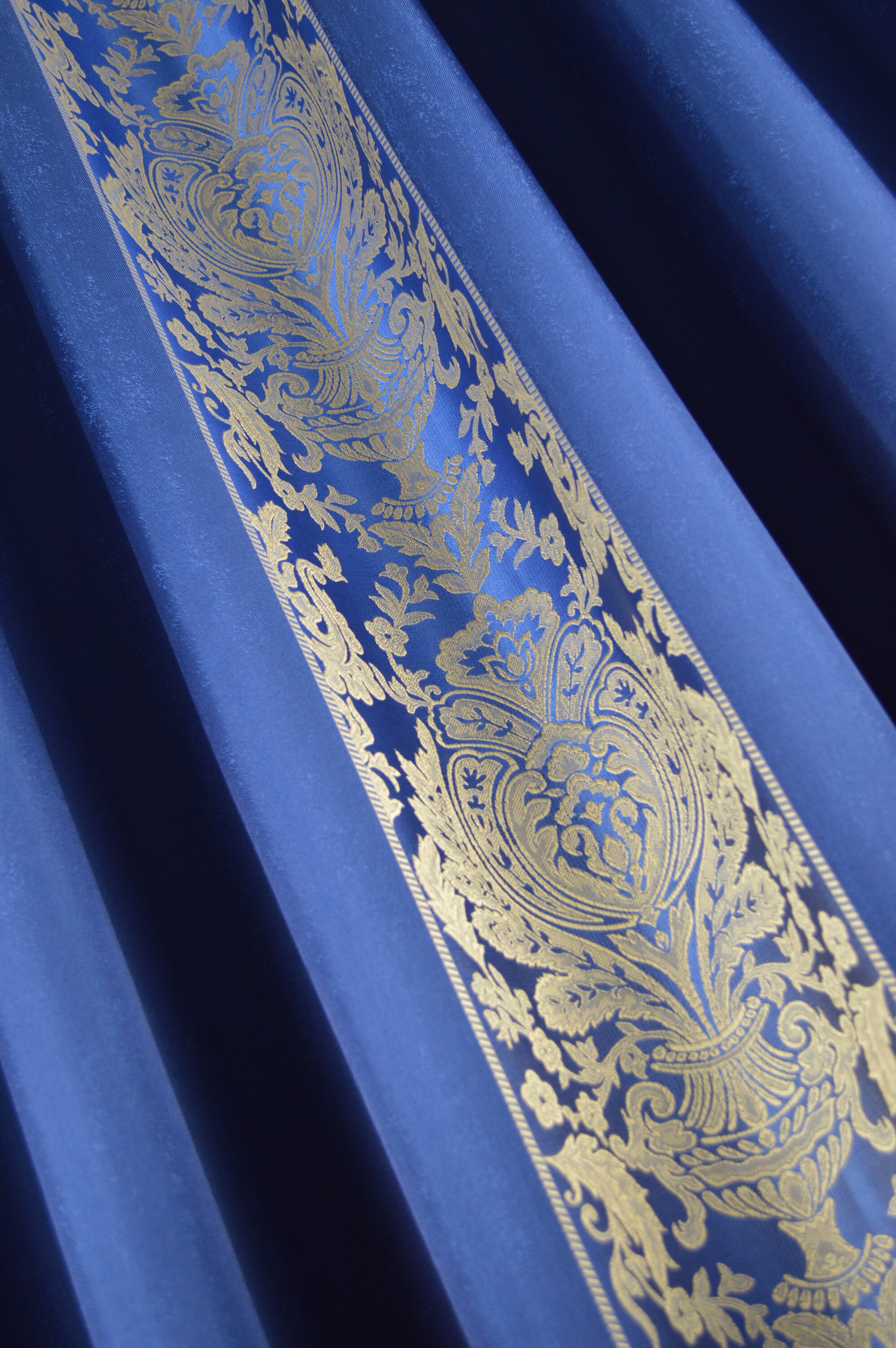 Luxury Gold Design Modern Drapes. Custom Gold Drapes, Curtains, Panels ...