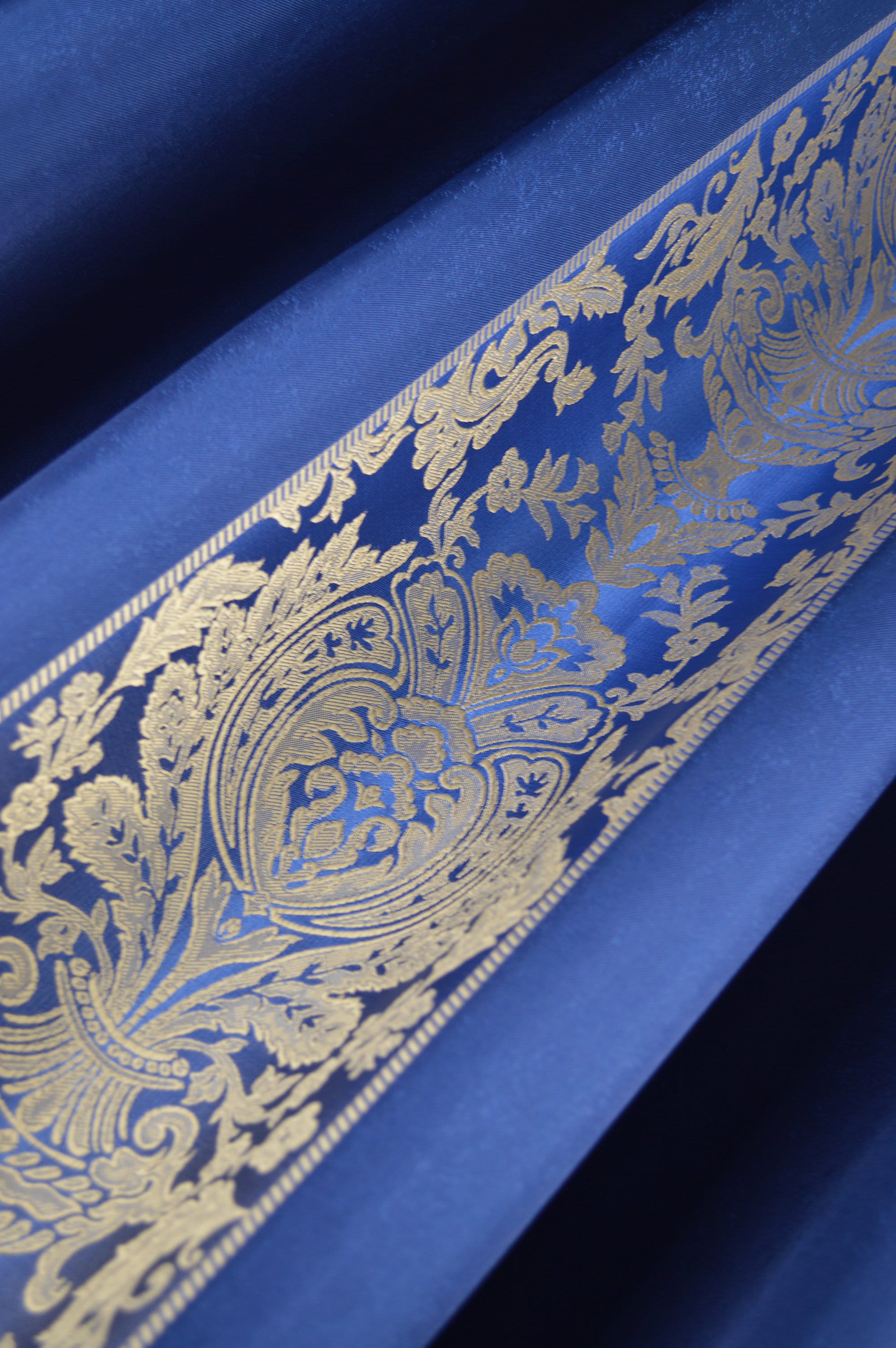 Luxury Gold Design Modern Drapes. Custom Gold Drapes, Curtains, Panels ...