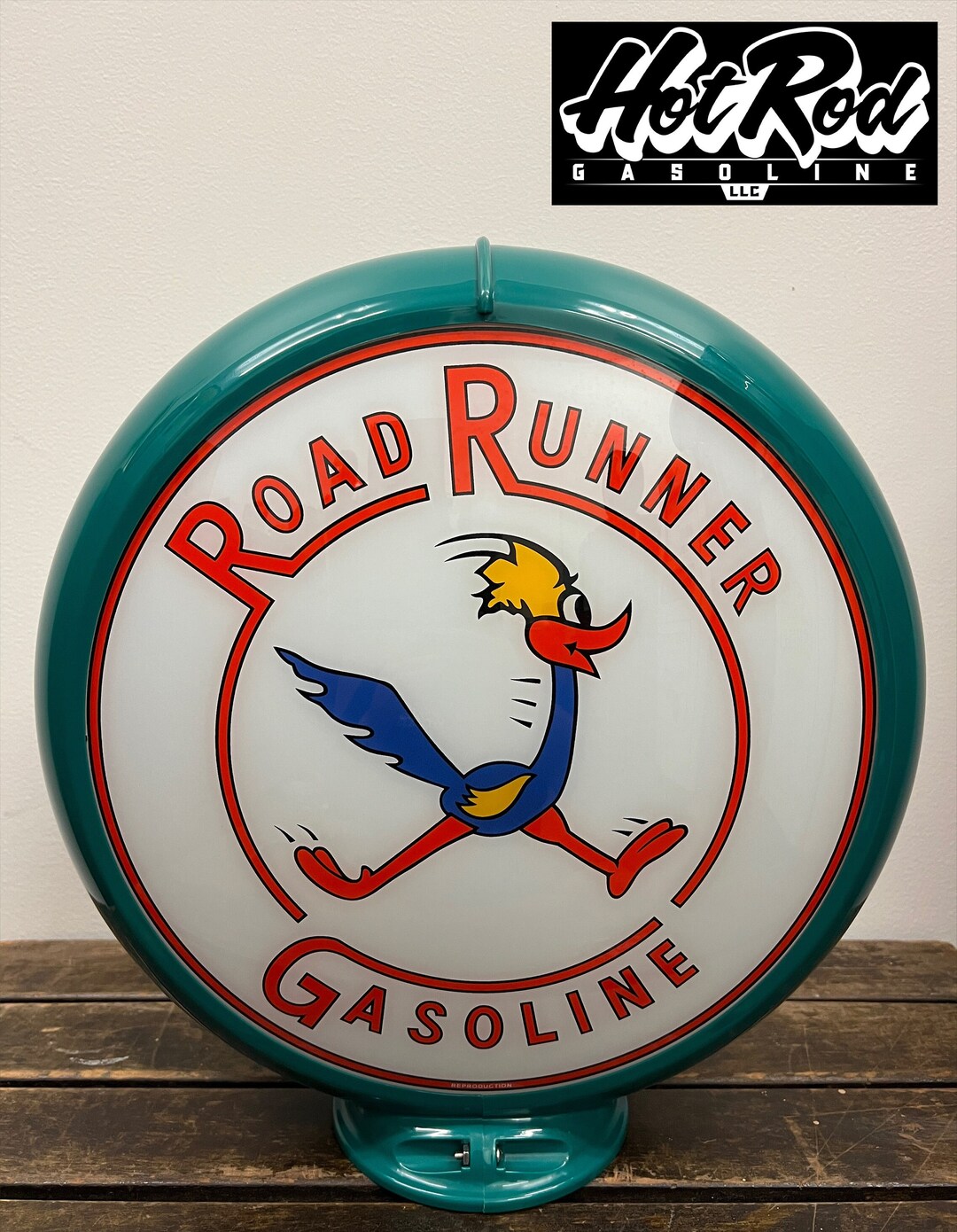 ROAD RUNNER GASOLINE Reproduction 13.5" Gas Pump Globe - (green Body ...