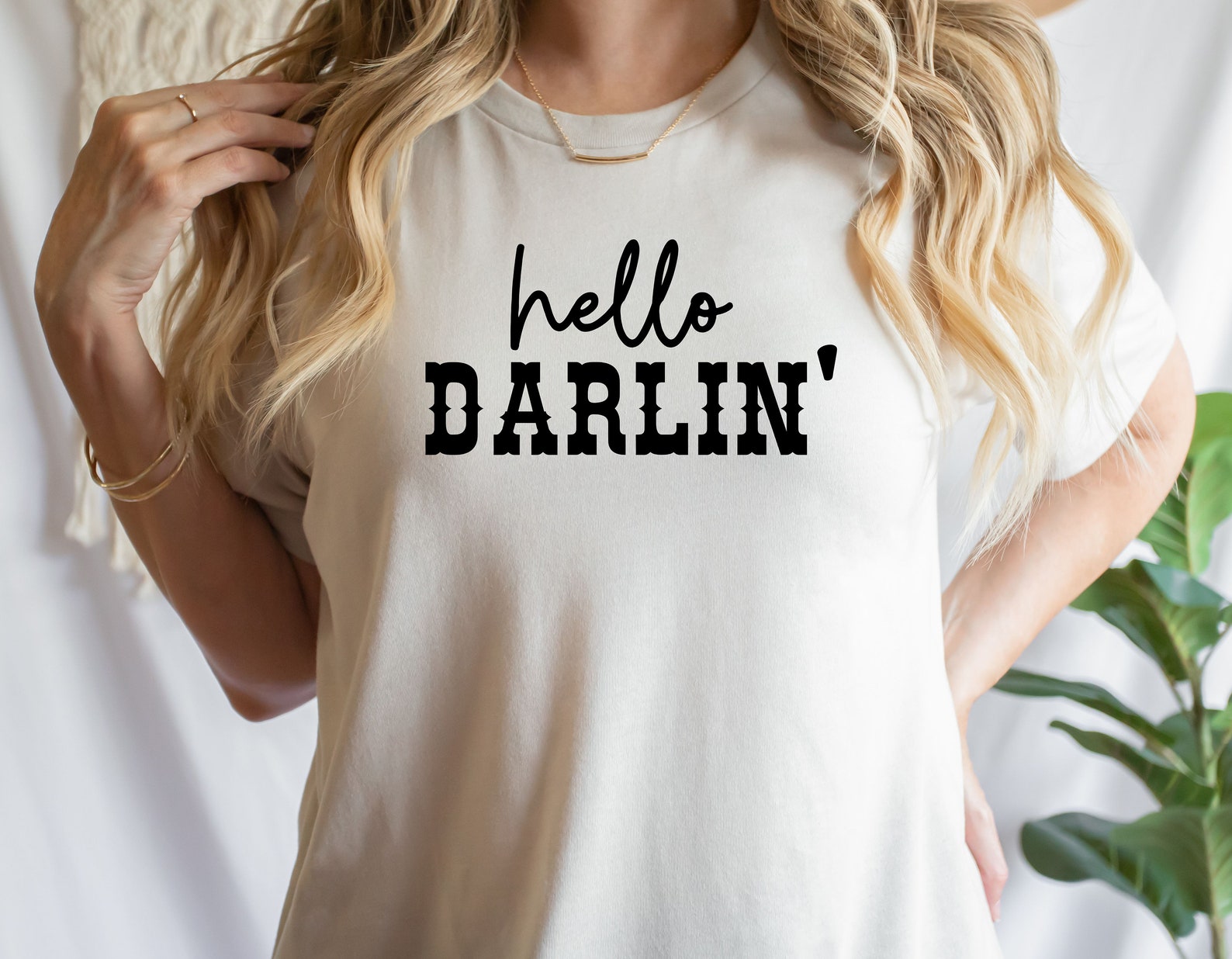 Hello Darlin' T-shirt, Hello Darling Tshirt, Tshirt Gift for Her ...
