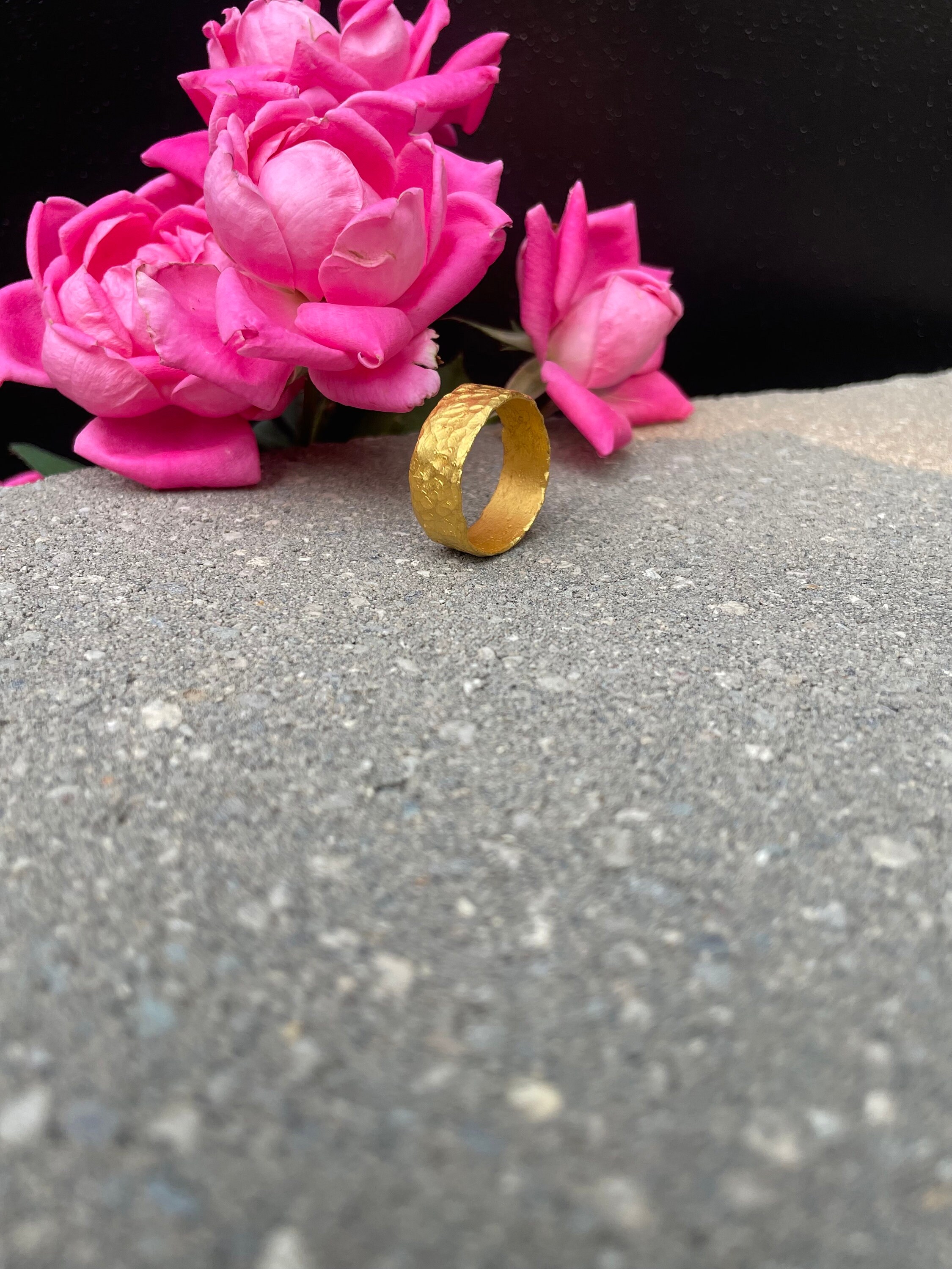 24k Gold Royal Hammered Ring. - Etsy