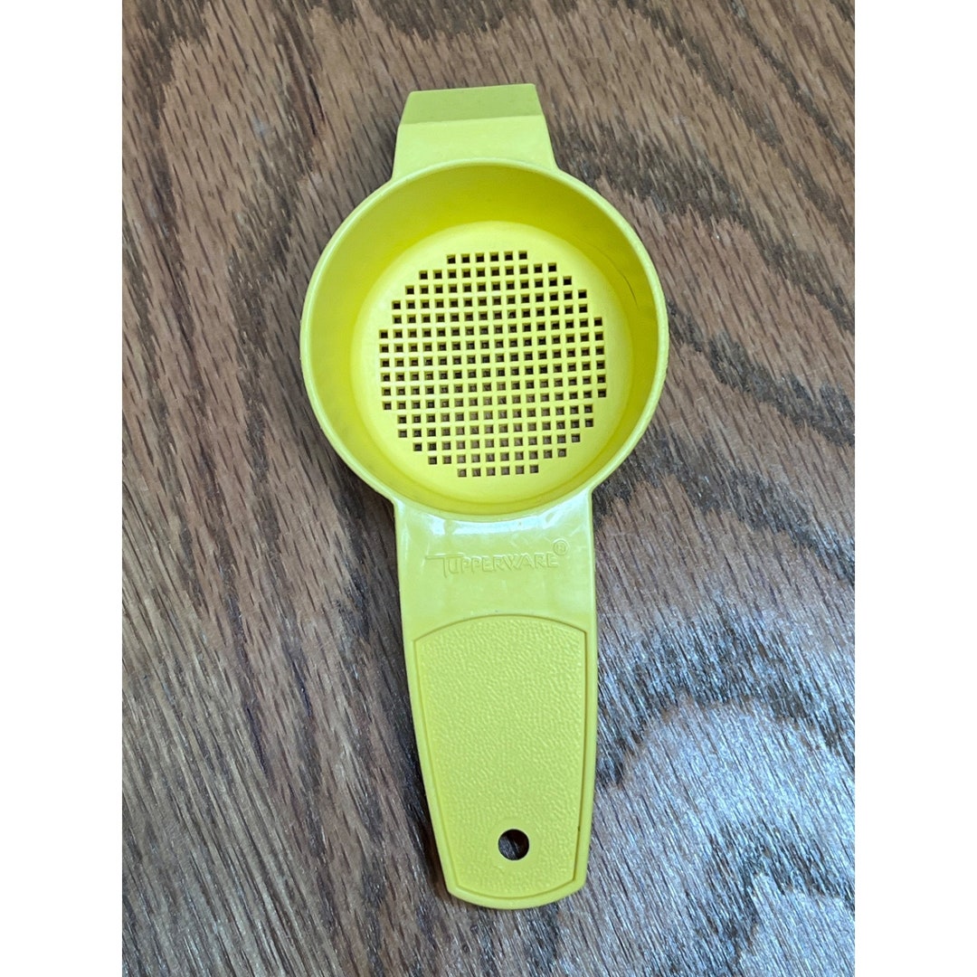 Vintage Tupperware Mini Tea Strainer Sifter 879 3, Yellow 5" - Etsy
