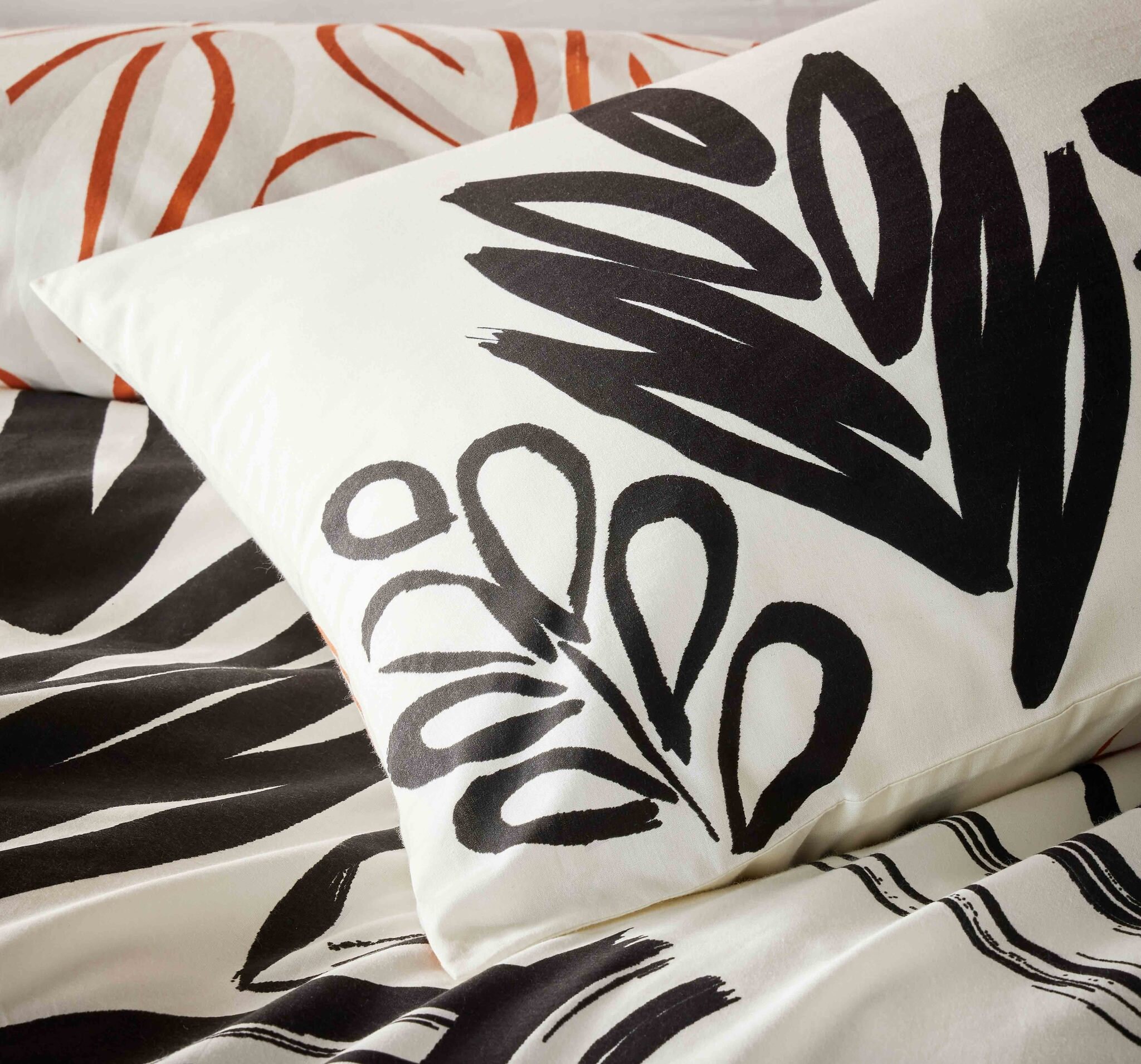 Vantona Essentials Range Mono Leaves Duvet Cover Set - Black - Etsy