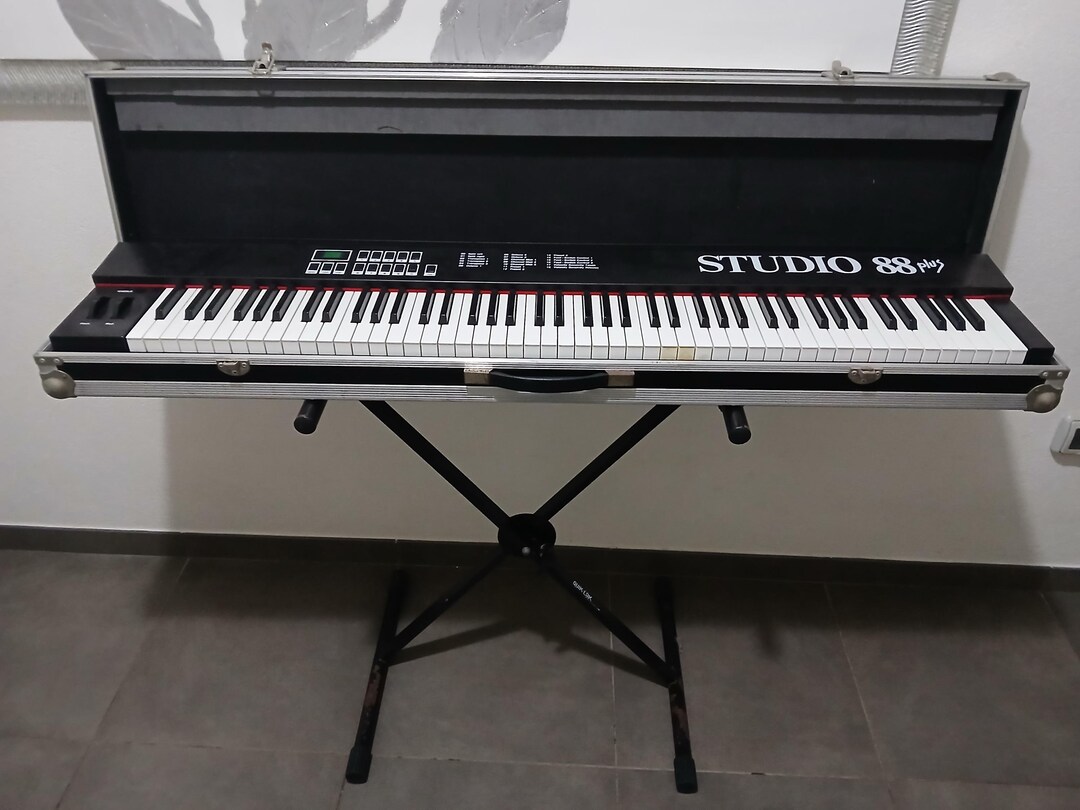 Fatar Studio 88 Plus Midi 88 Key Vintage Piano Keyboard in Excellent ...