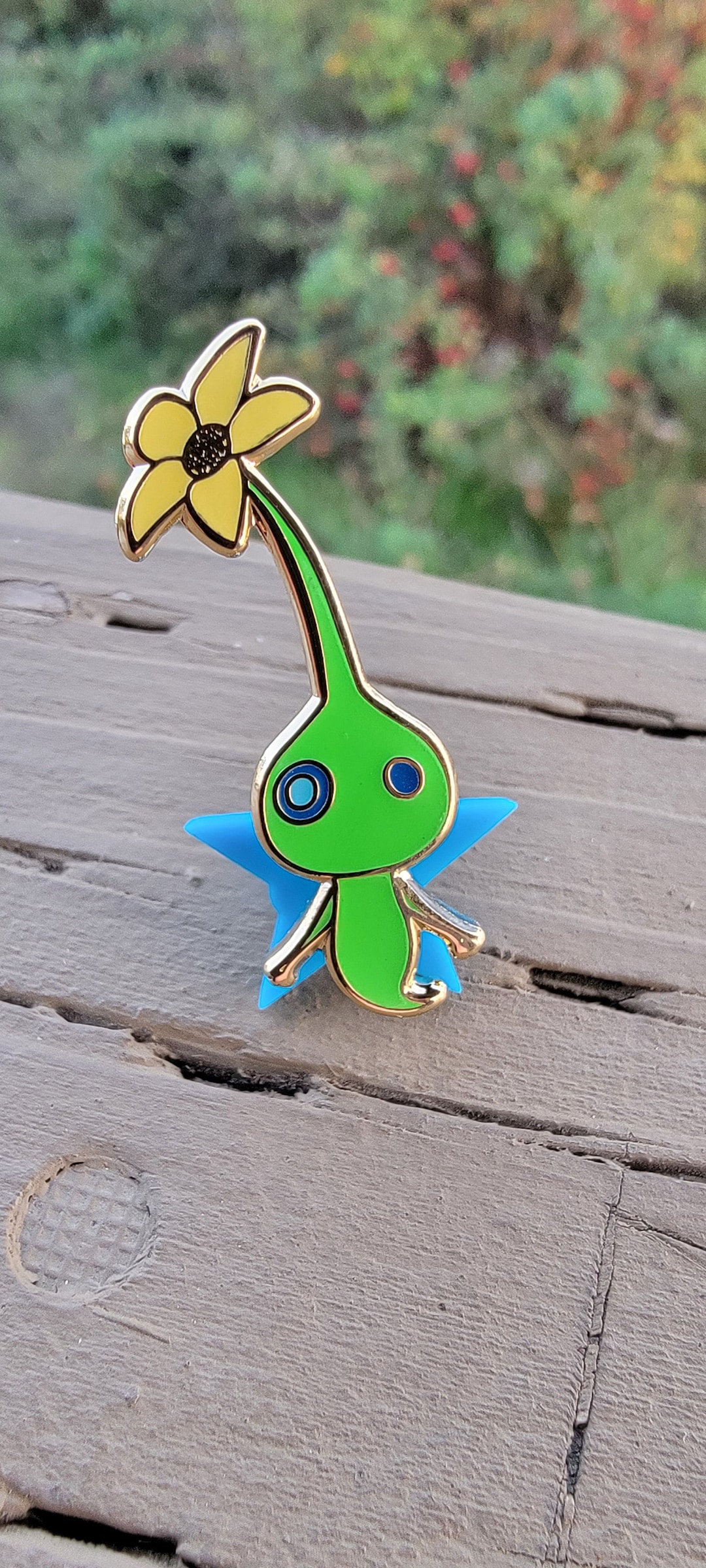 Pikmin 4 - Glow Pikmin Hard Enamel Pin - 1.25 Inches - Etsy