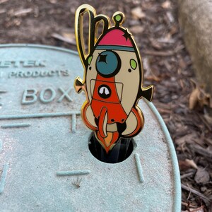 Pikmin 4 - S.S. Dolphin Hard Enamel Pin 2.5 Inches - SS Dolphin - Etsy