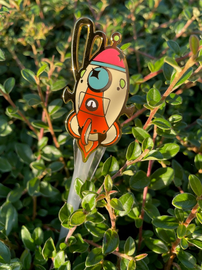 Pikmin 4 - S.S. Dolphin Hard Enamel Pin 2.5 Inches - SS Dolphin - Etsy