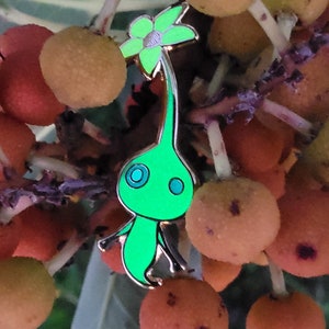 Pikmin 4 - Glow Pikmin Hard Enamel Pin - 1.25 Inches - Etsy