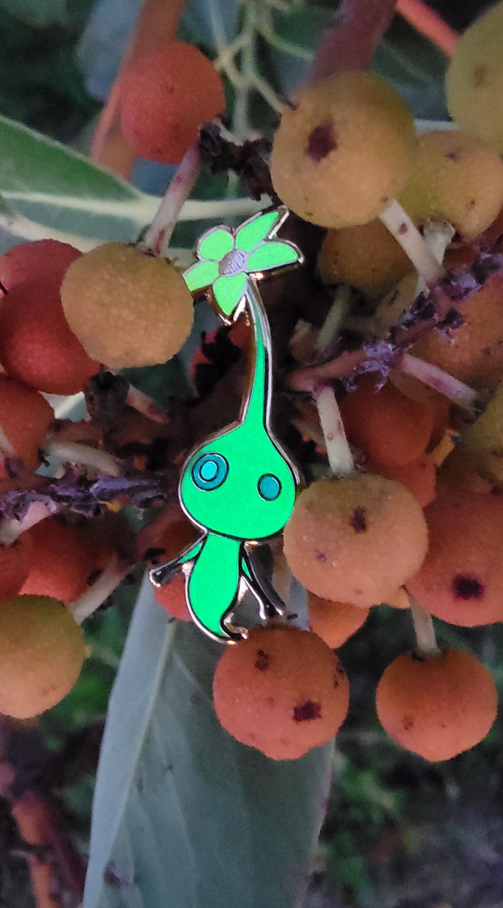 Pikmin 4 Glow Pikmin Hard Enamel Pin 1.25 Inches - Etsy