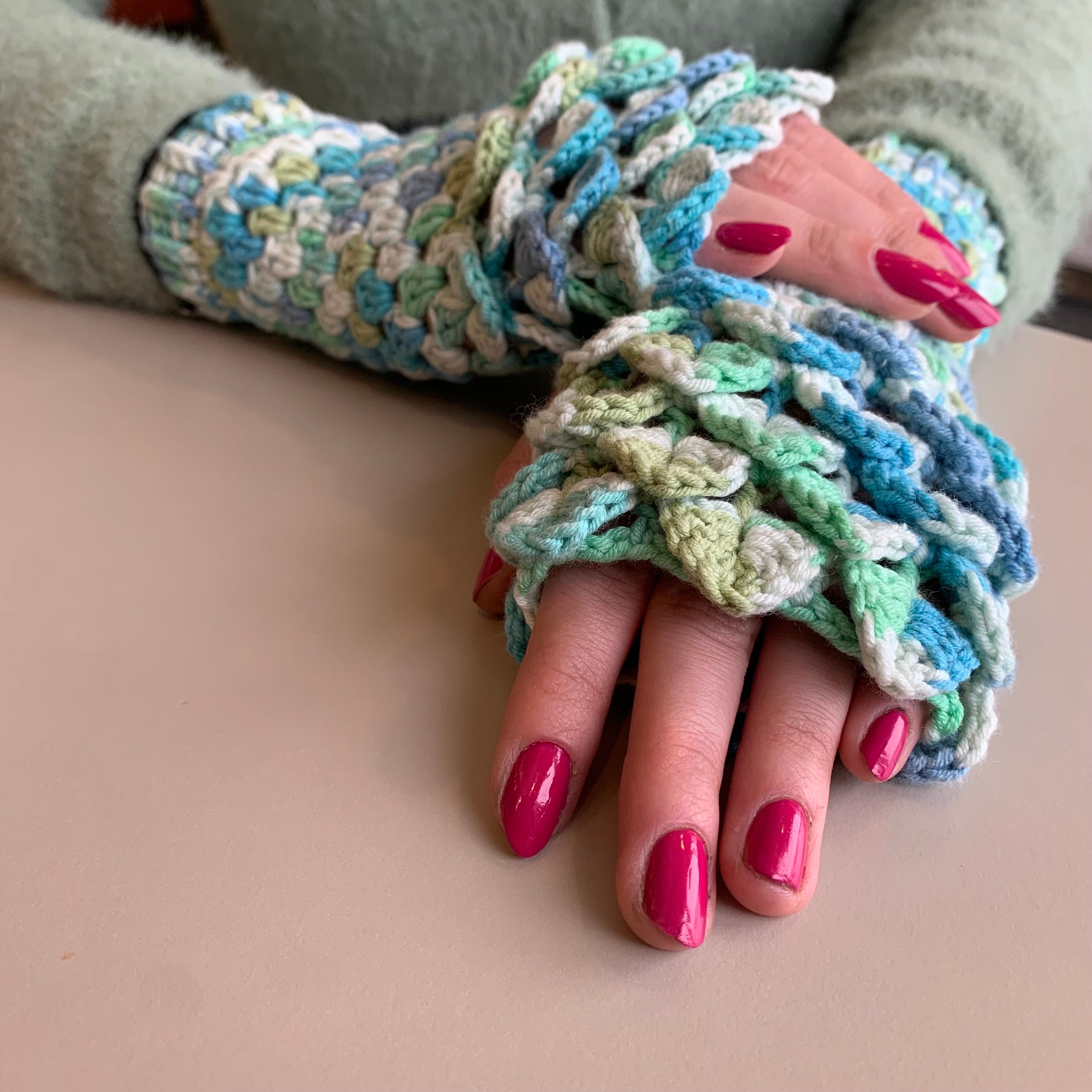 CROCHET PATTERN, Dragon Scale Gloves, Fingerless Gloves, Crocodile ...