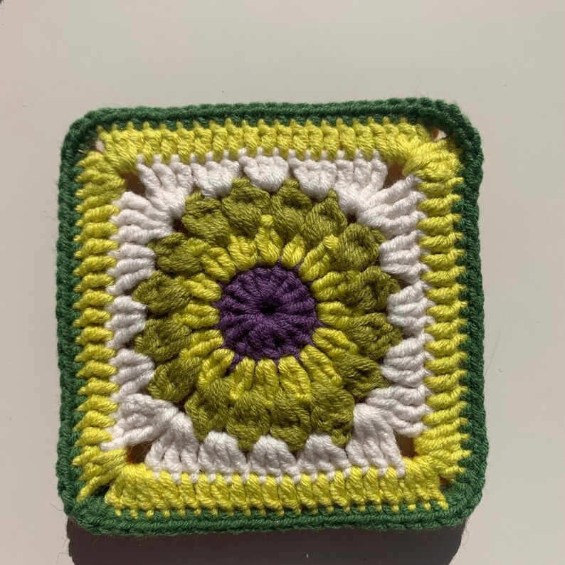 Lot 16 Pcs Starburst Granny Squares, Sturburst Motifs, Unblocked Granny ...