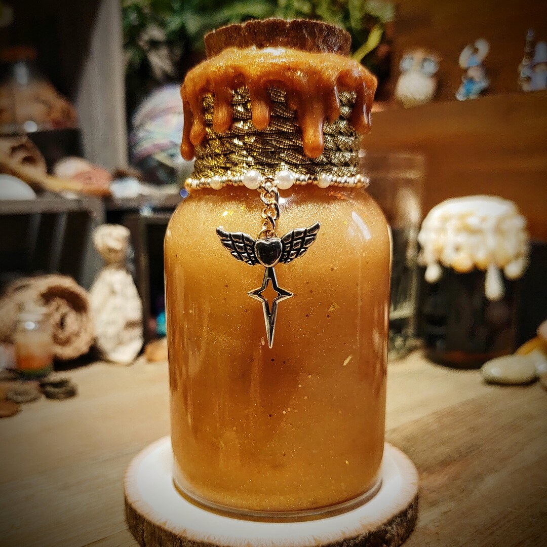 Cleric's Potion (floating D20 Dice Roller | D&D Dice Rolling Potion) - Etsy