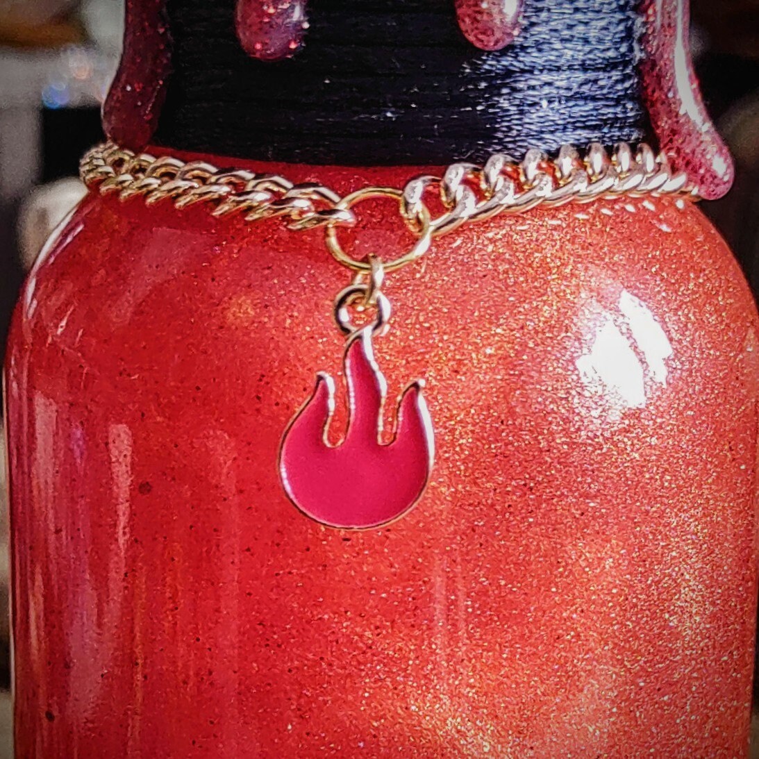 Lava Flow Potion floating D20 Dice Roller D&D Dice Rolling Potion - Etsy