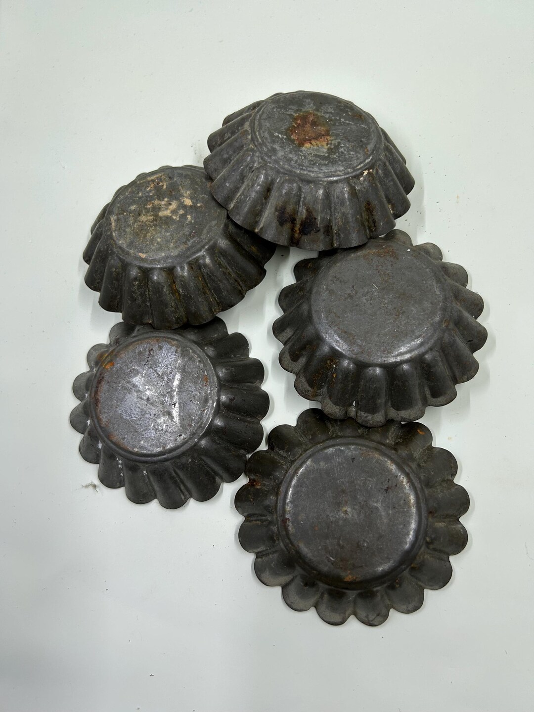 Setof 5 Vintage Tin Molds, Tins, Metal, Fluted, Craft Supplies ...