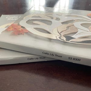 Calla Lily Trivet in White and Gold, Hot Plate Holder, Oneida ...