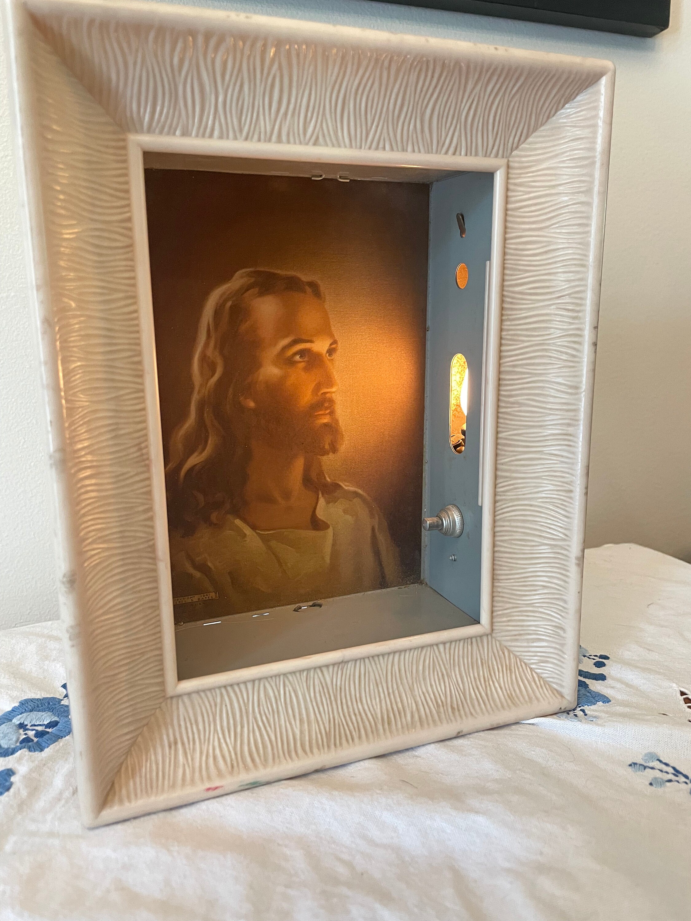 Light up Jesus Portrait Created by Underwriters Laboratories, Inc ...