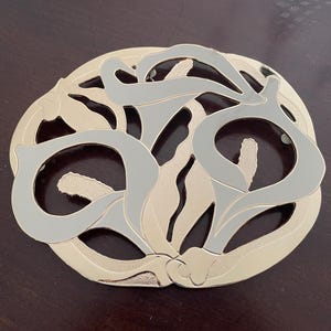 Calla Lily Trivet in White and Gold, Hot Plate Holder, Oneida ...