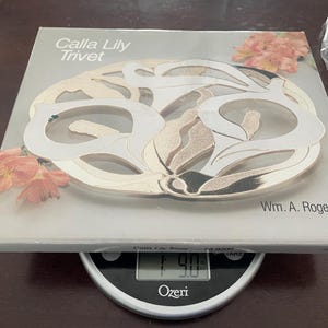 Calla Lily Trivet in White and Gold, Hot Plate Holder, Oneida ...