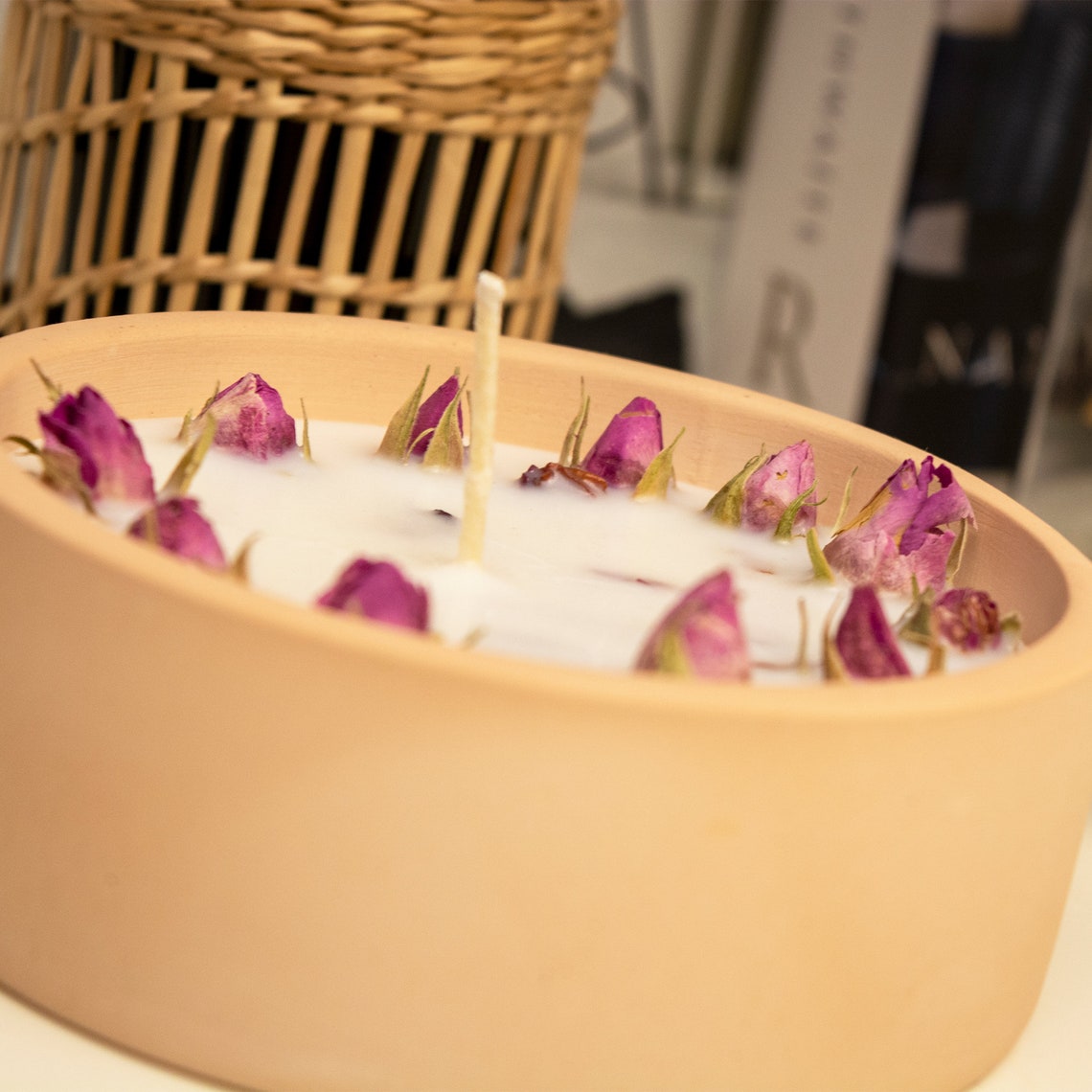 Luxury Vegan Rose Candle With Dried Flowers | Hand-poured Soy in ...