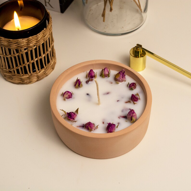 Luxury Vegan Rose Candle With Dried Flowers | Hand-poured Soy in ...