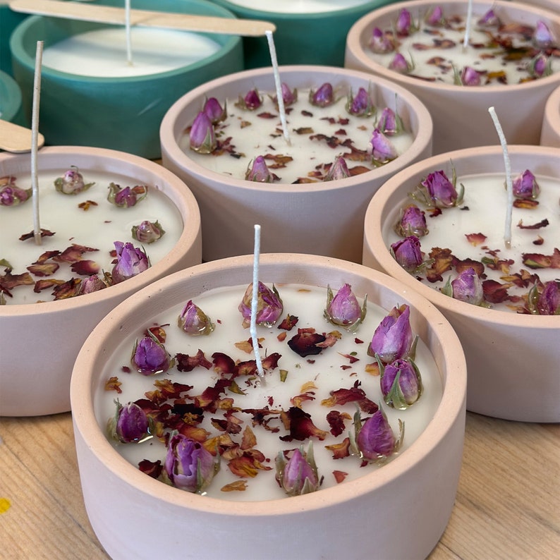 Luxury Vegan Rose Candle With Dried Flowers | Hand-poured Soy in ...