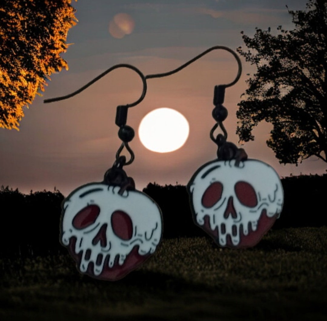 White Poison Apple Skull Halloween Earrings - Etsy