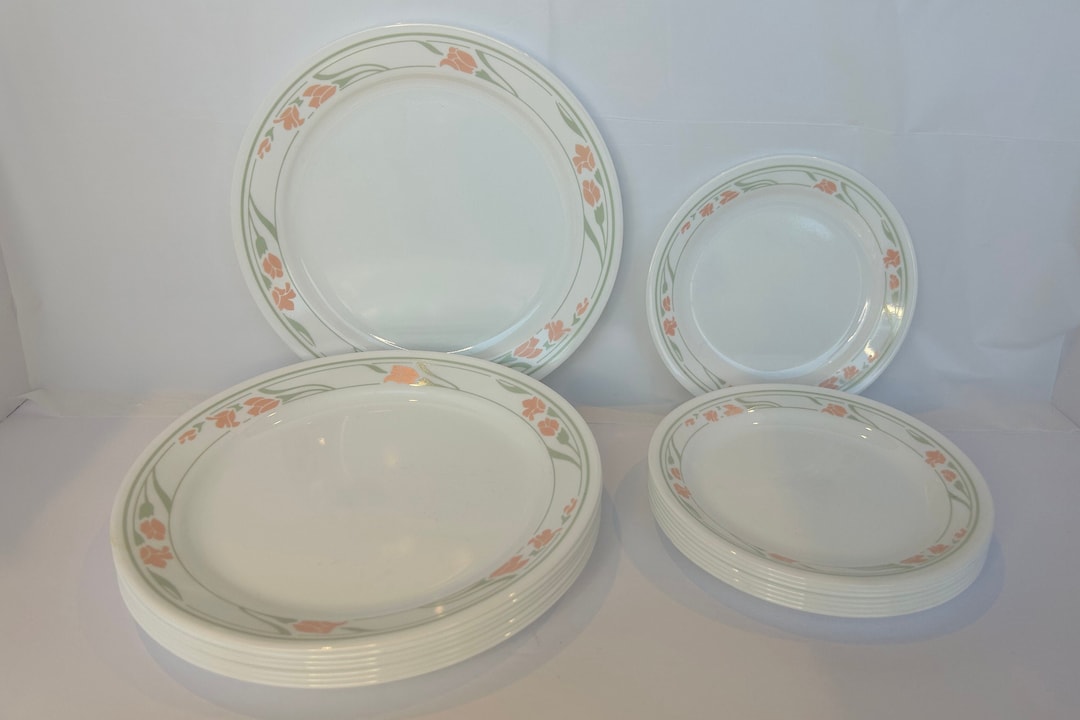 Vintage Corelle Plate Set16 - Etsy