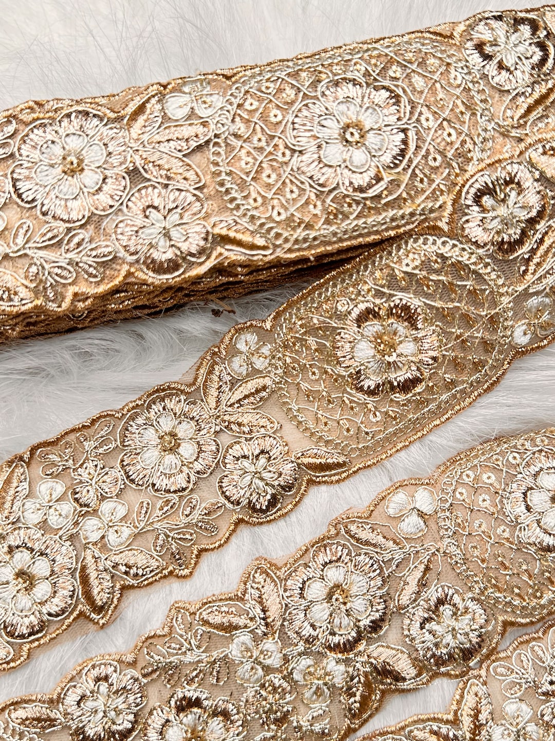 Broad Multistone Flower Pattern Border Multi Pearl Border Indian ...