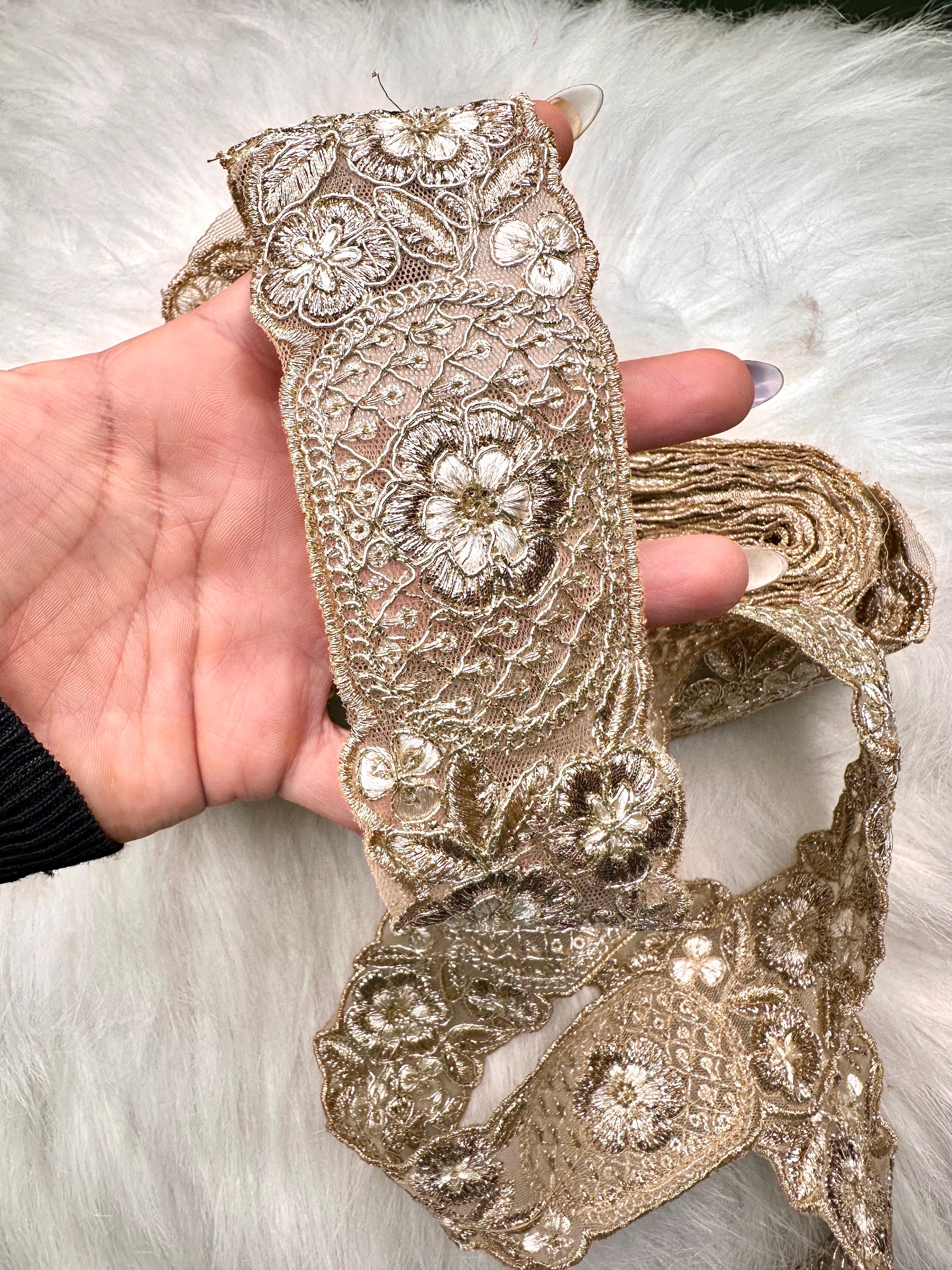 Broad Multistone Flower Pattern Border Multi Pearl Border Indian ...