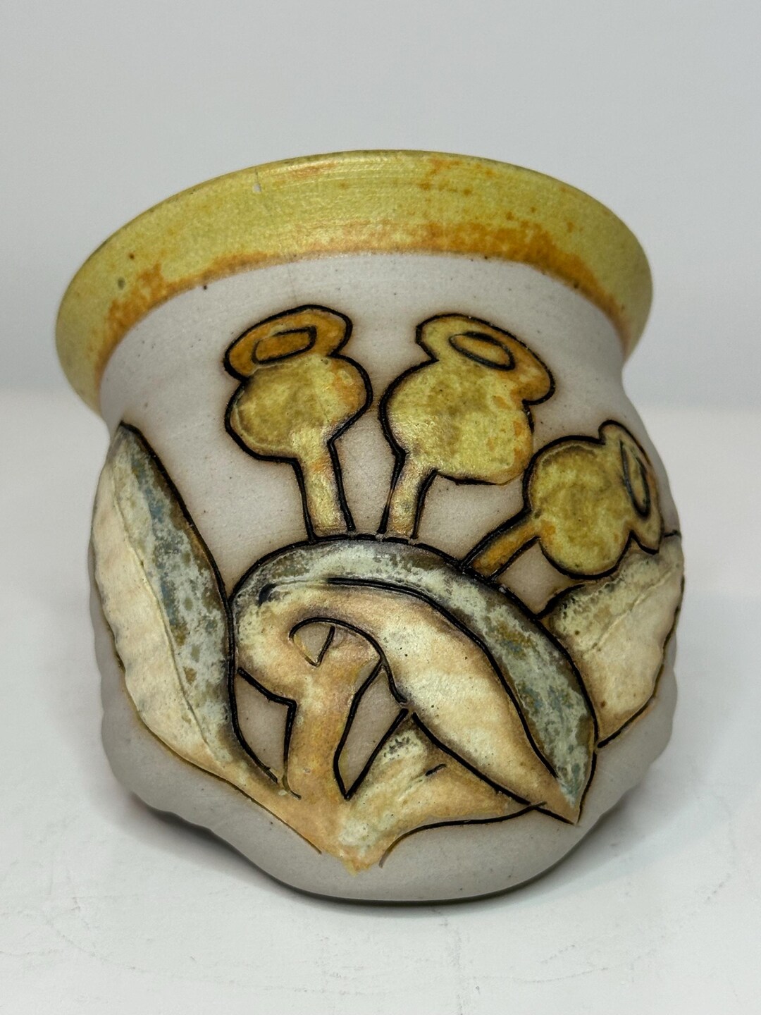 SPRING MOUNT Australian Pottery Gumnut Design Signed Small Salt Pig ...