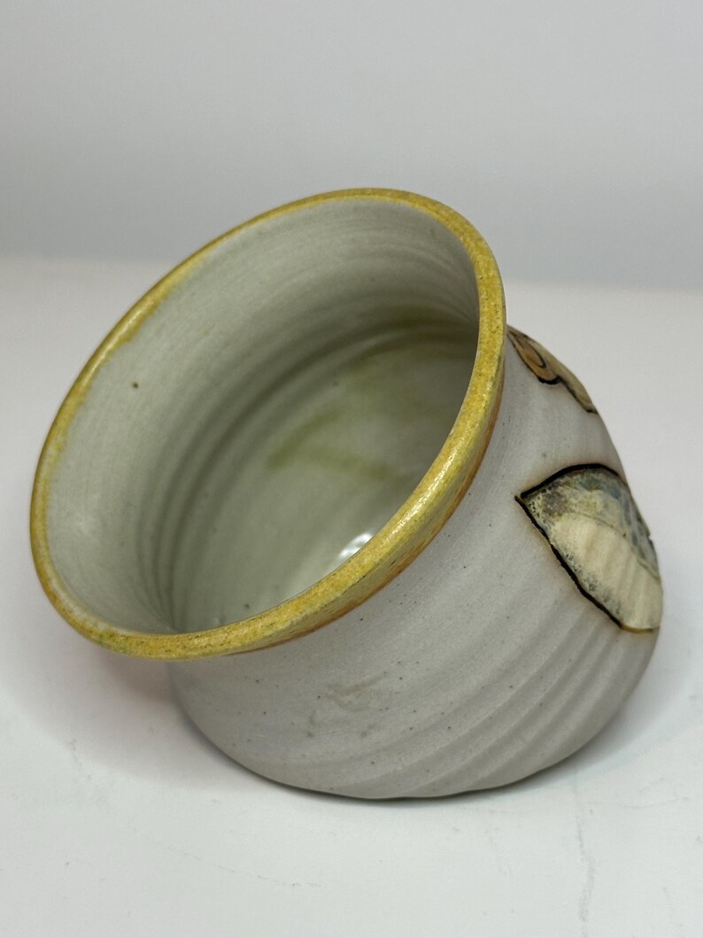 SPRING MOUNT Australian Pottery Gumnut Design Signed Small Salt Pig ...