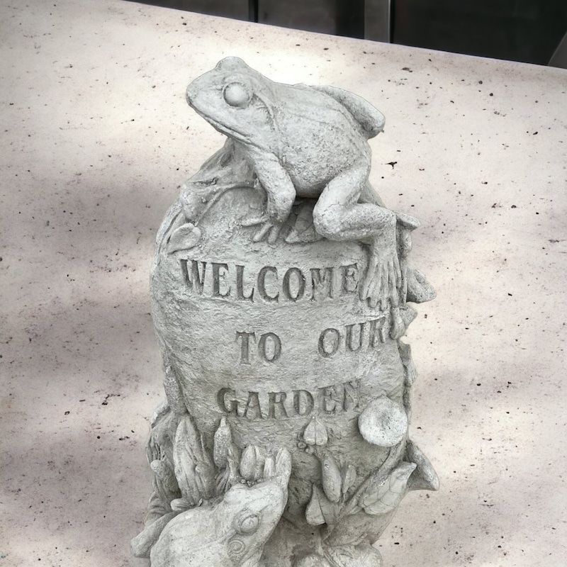 Large Garden Welcome Statue - Etsy