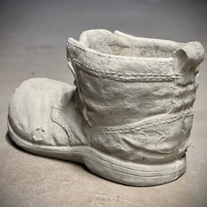 Concrete Old Shoe Flowers Planter Figure Outdoor Garden Pot Statue Boot ...