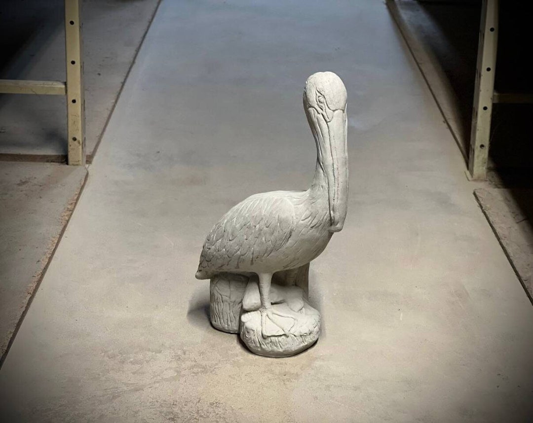 Massive Pelican on Stump Figure Large Tropical Pelican on Post Statue ...