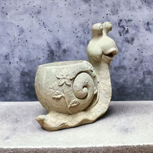 Concrete Snail Planter Outdoor Figure Detailed Snail Pot Figurine ...