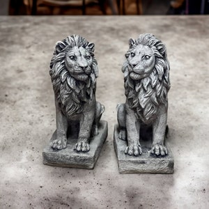 Pair of Lions Statue Two Lions on Base Figures Guardian Lions Entrance ...