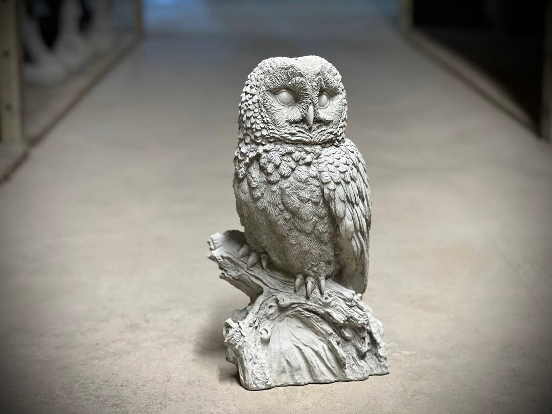 Concrete Owl Barn Statue Detailed Owl Bird on Base Figurine Outdoor ...