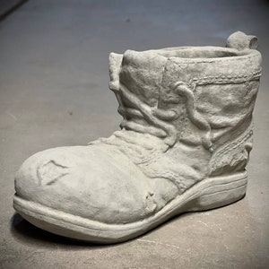 Concrete Old Shoe Flowers Planter Figure Outdoor Garden Pot Statue Boot ...