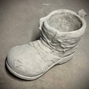 Concrete Old Shoe Flowers Planter Figure Outdoor Garden Pot Statue Boot ...