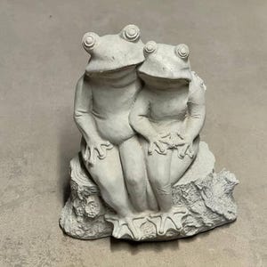 Frogs Sitting on Stump Sculpture Stone Two Frogs Figure Frogs Friends ...