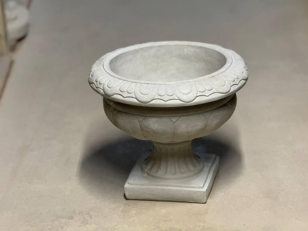 Large Urn Statue Concrete Flowers Pot Sculpture Stone Massive Flowers ...