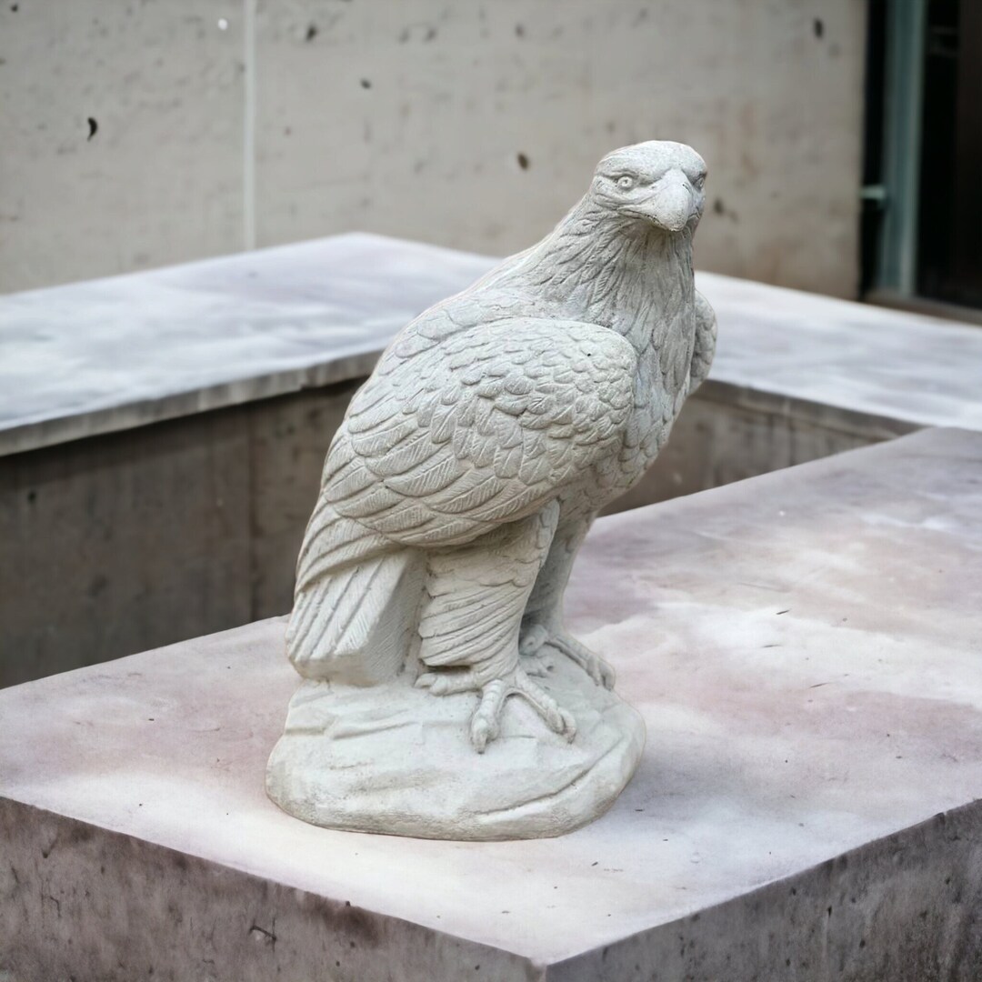 Eagle on Stump Statue Standing Massive Eagle Figurine Large Detailed ...
