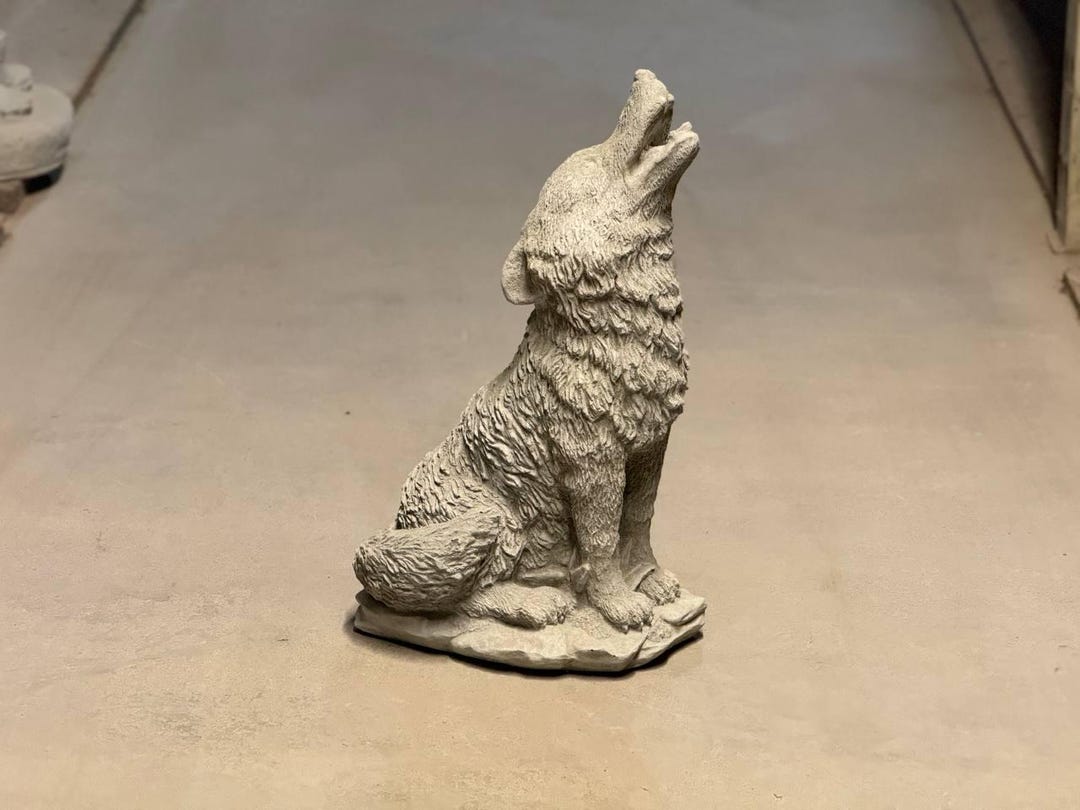Sitting Realistic Wolf Sculpture Concrete Wolf Figure for Garden Wild ...