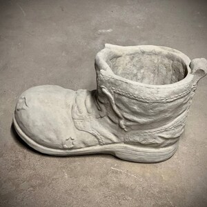 Concrete Old Shoe Flowers Planter Figure Outdoor Garden Pot Statue Boot ...