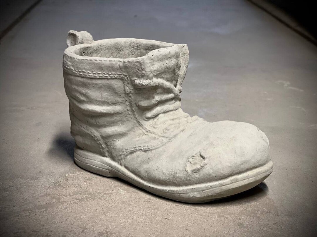 Concrete Old Shoe Flowers Planter Figure Outdoor Garden Pot Statue Boot ...