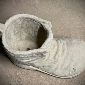 Concrete Old Shoe Flowers Planter Figure Outdoor Garden Pot Statue Boot ...