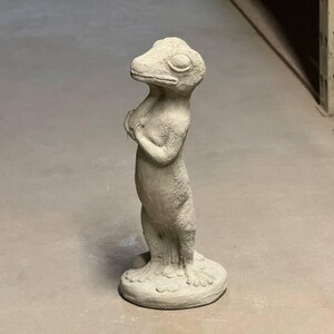 Standing Gecko Statue Stone Wild Animal Decoration Concrete Gecko ...