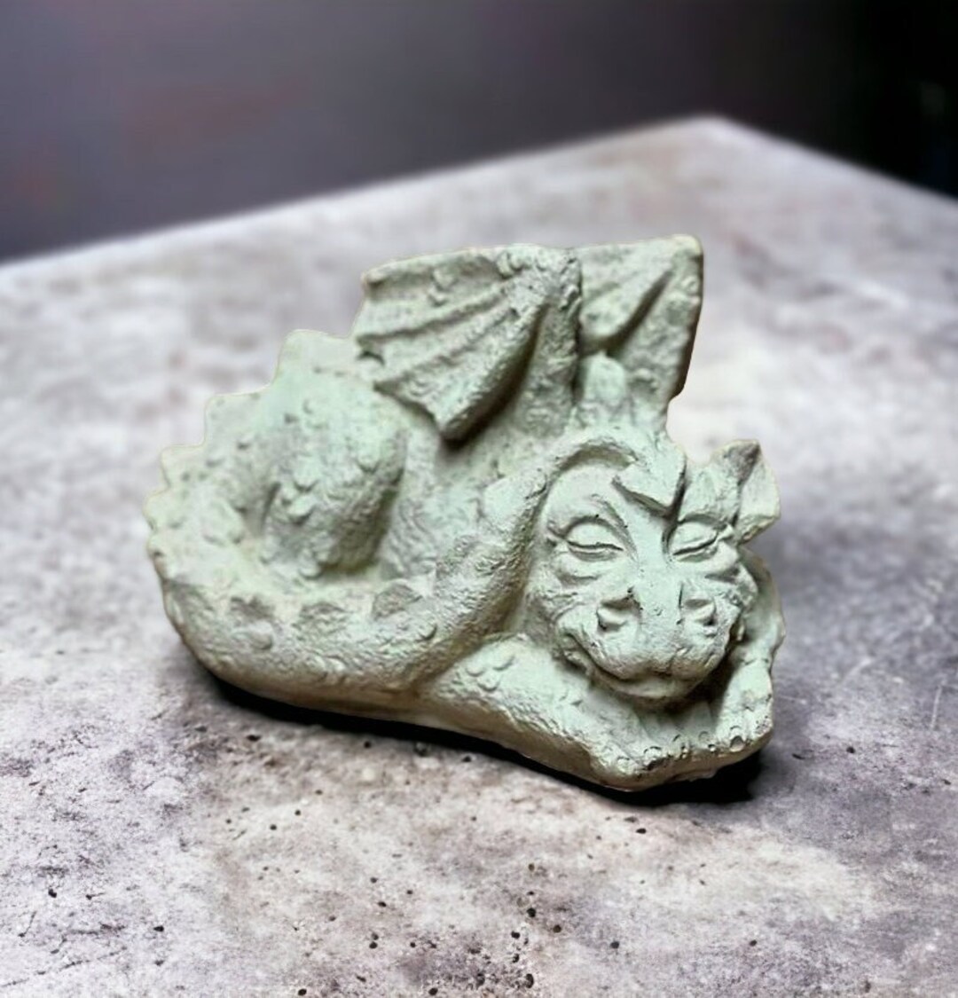 Concrete Tiny Dragon Statue Oriental Backyard Dragon Sculpture Creative ...