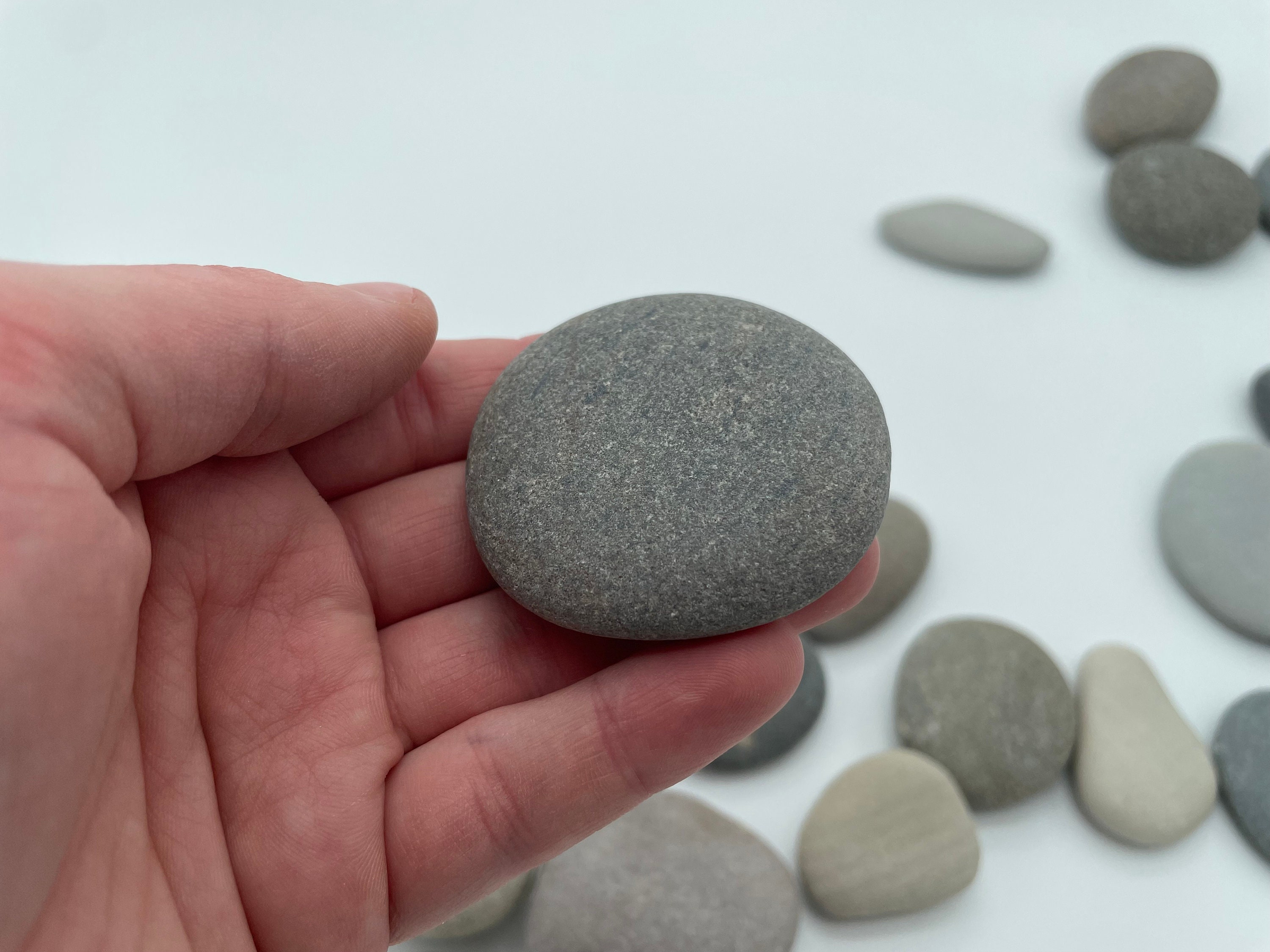 Beach Pebbles [4-8cm] for Rock Painting Set of 15 + Free Stencil ...